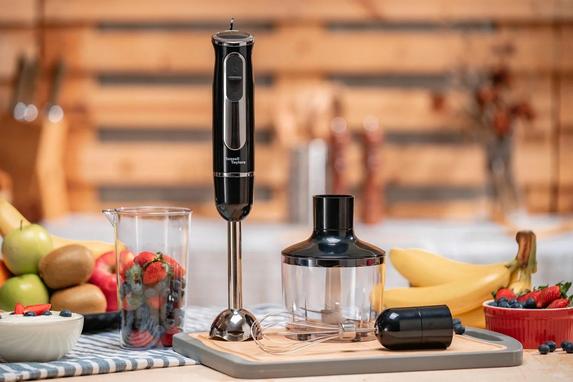 Traditional Blender vs Hand Blender – Russell Taylors SG